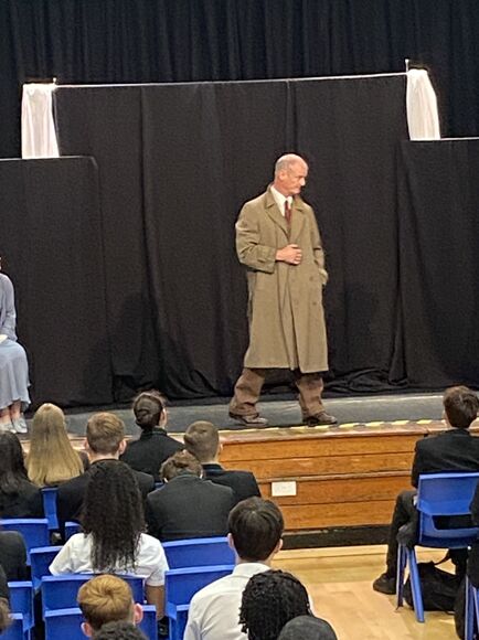 Globe Players perform 'An Inspector Calls' - News - Abbs Cross Academy